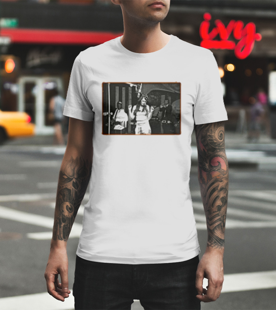 Sienna Spiro Visitor Studio Retro Black And White Music Scene T-Shirt