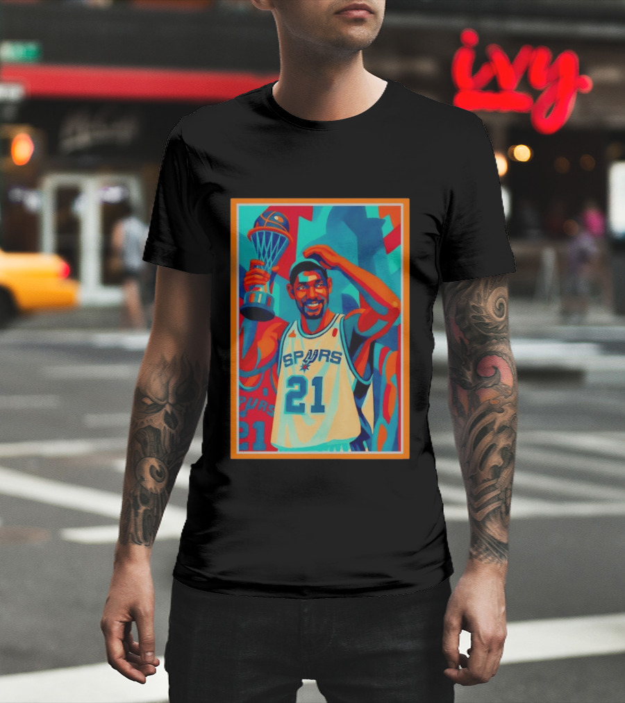 Tim Duncan San Antonio Spurs 21 Holding Trophy Victory Celebration T-Shirt