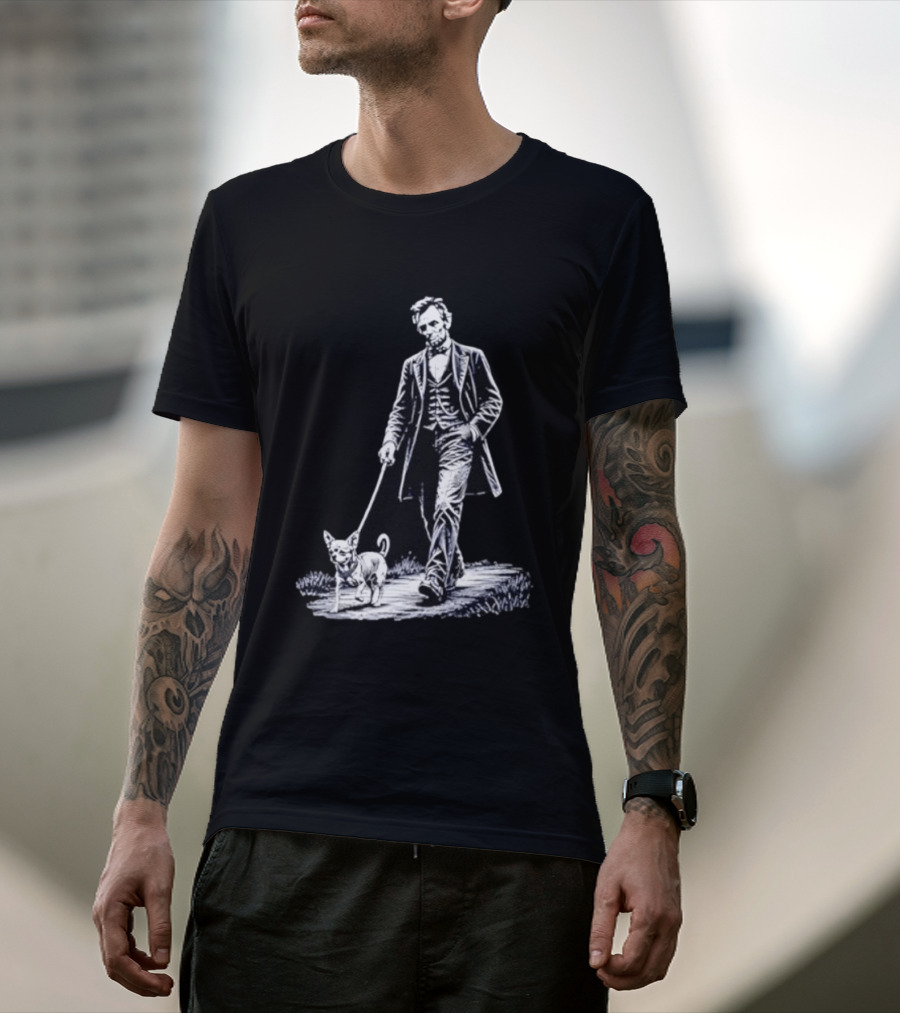 Abraham Lincoln Walking Chihuahua For USA 250th Anniversary Celebration T-Shirt