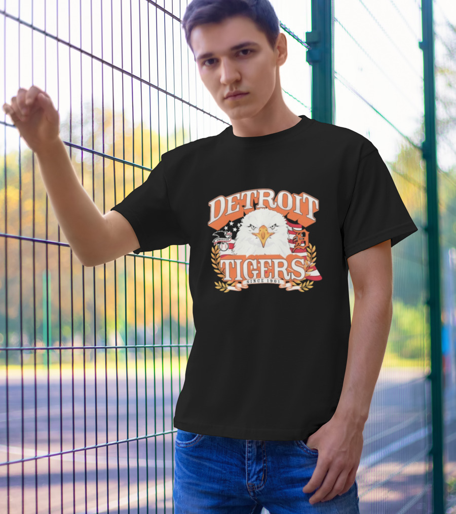 Detroit Tigers Eagle Emblem With American Flag And Stars T-Shirt