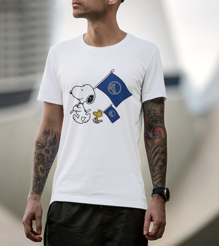 Golden State Warriors Snoopy Woodstock Flag Peanuts Comic Basketball Collaboration T-Shirt