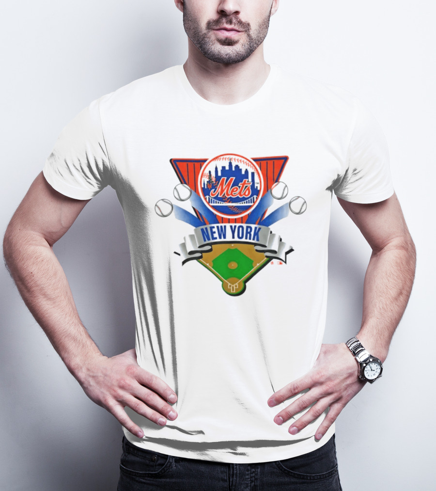 New York Mets Baseball Diamond Skyline And Bats T-Shirt