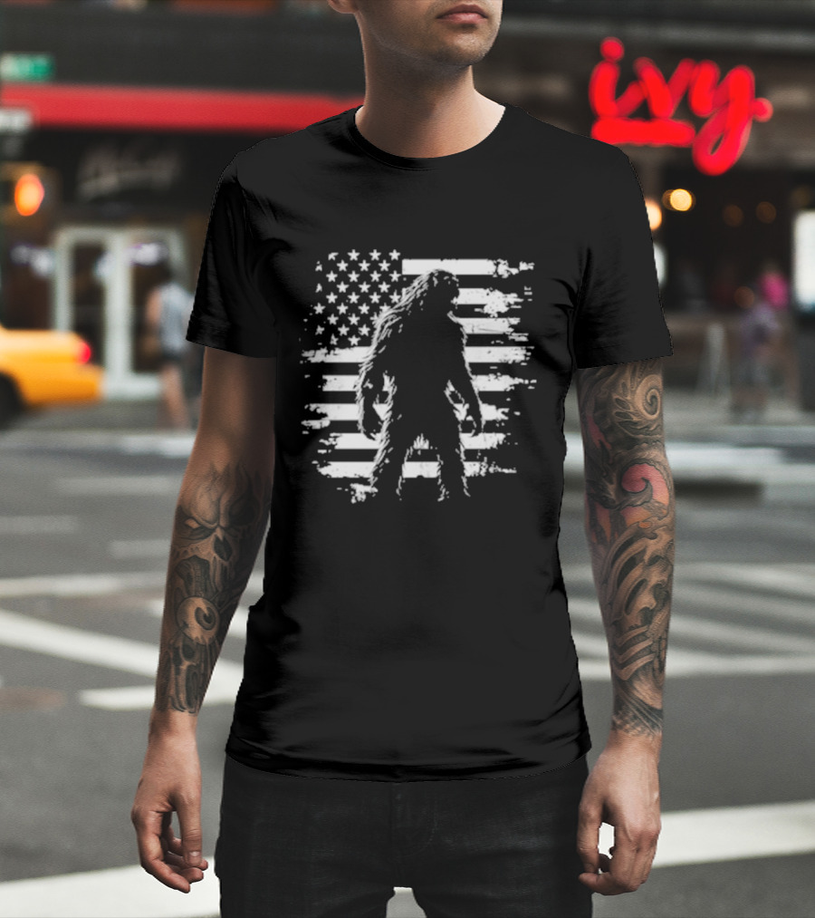 Bigfoot Sasquatch American Flag Independence Day Stars And Stripes T-Shirt