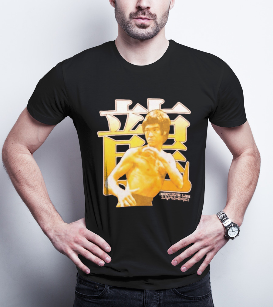 Bruce Lee Iconic Martial Arts Pose Chinese Characters T-Shirt