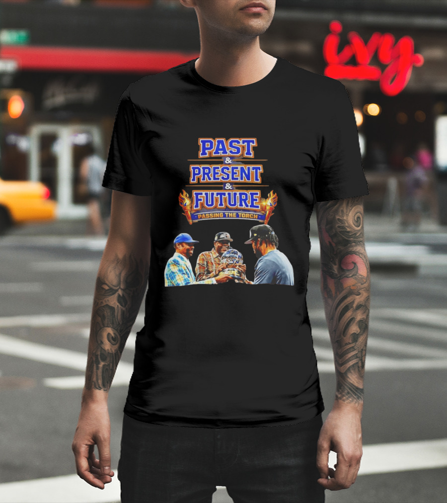 New York Knicks Past Present Future Passing The Torch Walt Frazier Patrick Ewing Jalen Brunson T-Shirt