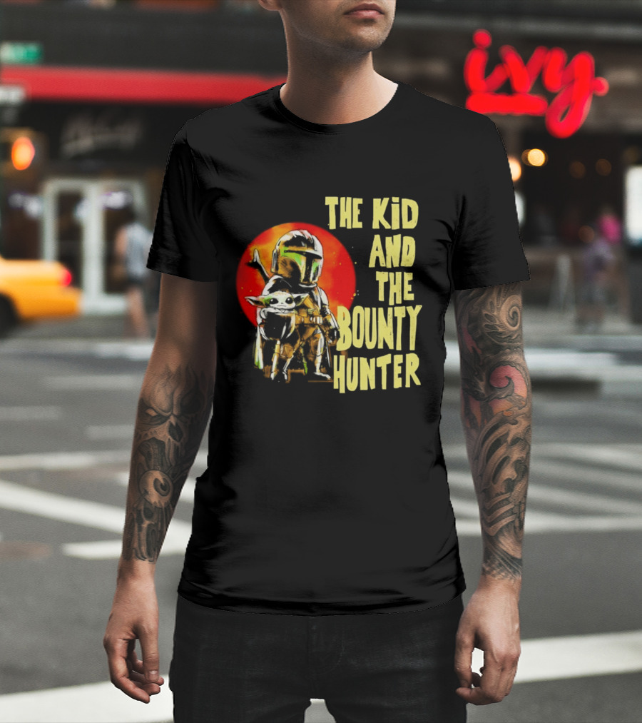 The Kid And The Bounty Hunter Grogu Din Djarin Star Wars Mandalorian Red Circle T-Shirt