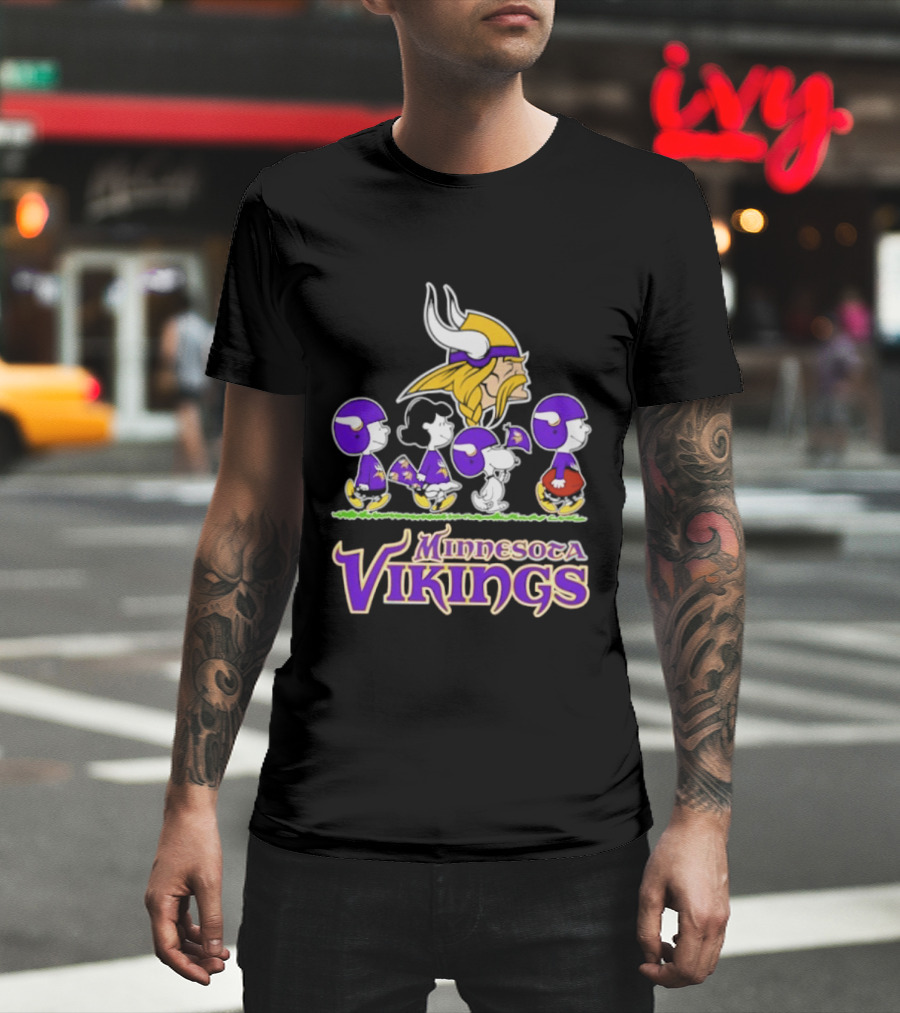 Peanuts Snoopy Minnesota Vikings Characters NFL Team Collaboration T-Shirt
