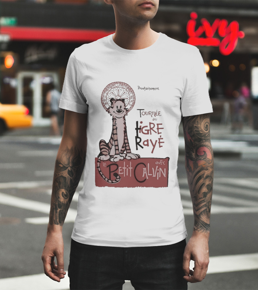 Tournée Du Tigre Raye Le Petit Calvin Avec Hobbes T-Shirt