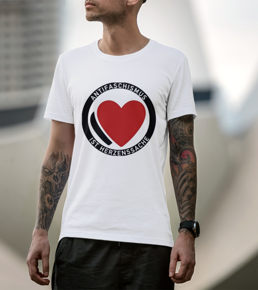 Antifaschismus Ist Herzenssache Symbol Rotes Herz Antifa T-Shirt