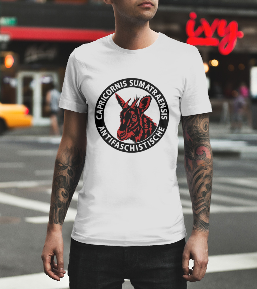 Capricornis Sumatraensis Antifaschistische Red Goat T-Shirt