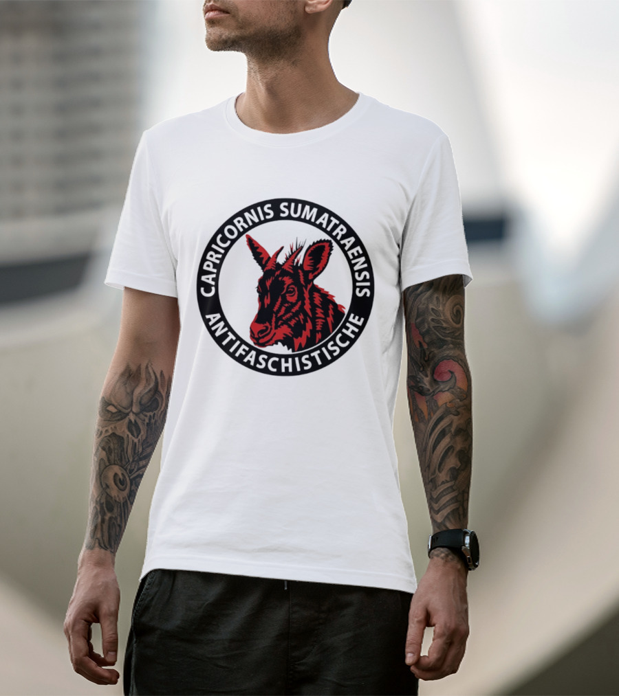 Capricornis Sumatraensis Antifaschistische Red Goat T-Shirt
