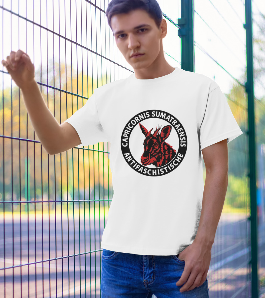 Capricornis Sumatraensis Antifaschistische Red Goat T-Shirt