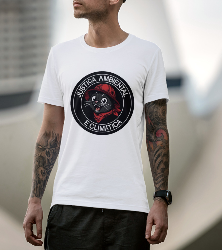 Justiça Ambiental E Climática Black Cat In Red Helmet And Bandana T-Shirt