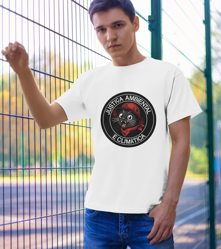 Justiça Ambiental E Climática Black Cat In Red Helmet And Bandana T-Shirt