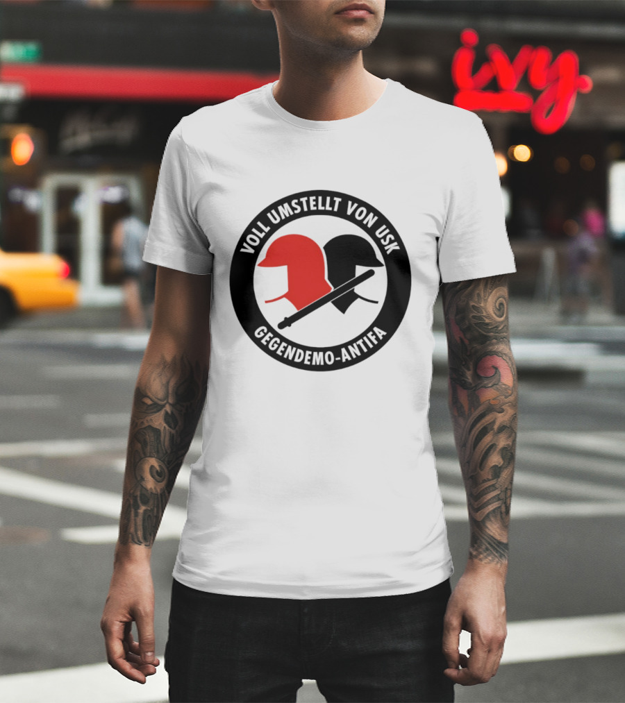 Voll Umstellt Von USK Gegendemo Antifa Helmet T-Shirt
