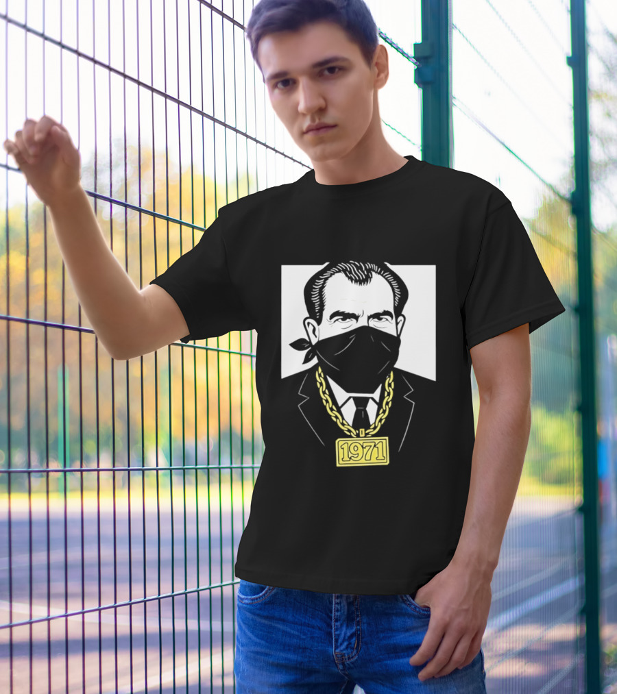 Richard Nixon 1971 Bandana Gold Chain T-Shirt