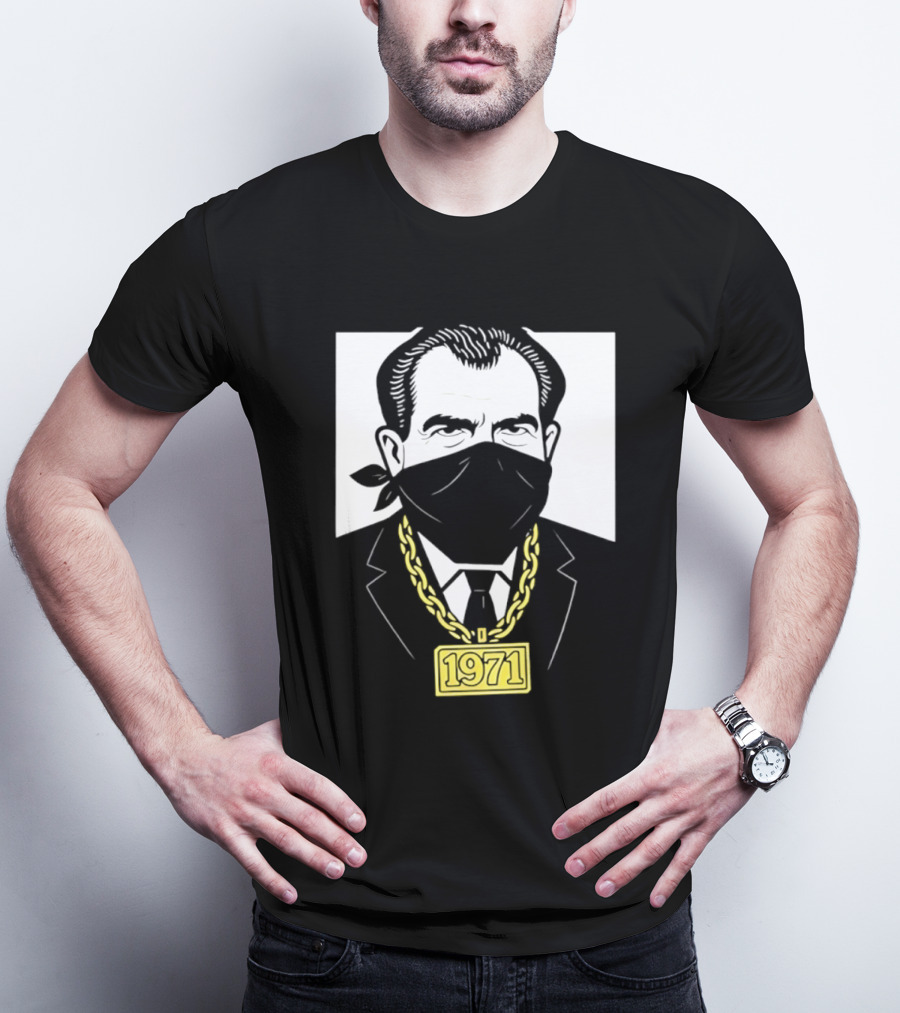 Richard Nixon 1971 Bandana Gold Chain T-Shirt