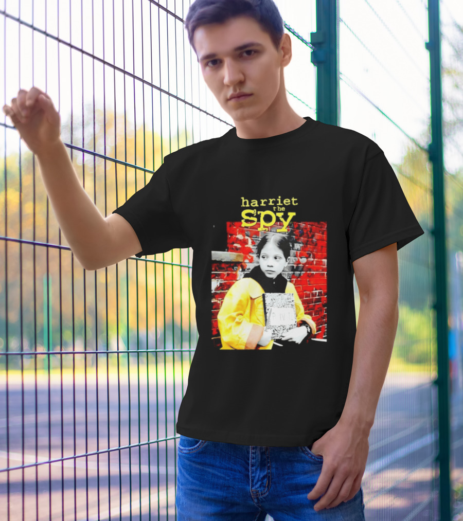 Harriet The Spy Michelle Trachtenberg Classic Yellow Raincoat Notepad T-Shirt