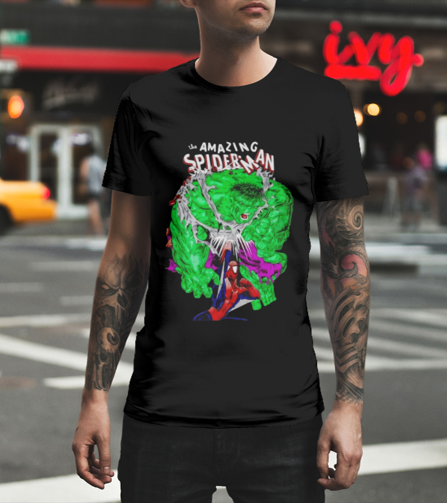 The Amazing Spider Man The Incredible Hulk Comic Style Showdown T-Shirt