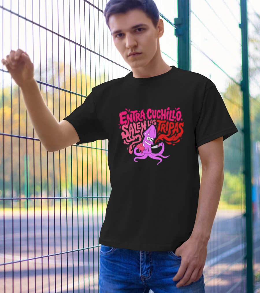 Entra Cuchillo Salen Las Tripas Squid Cartoon Knife Fun T-Shirt