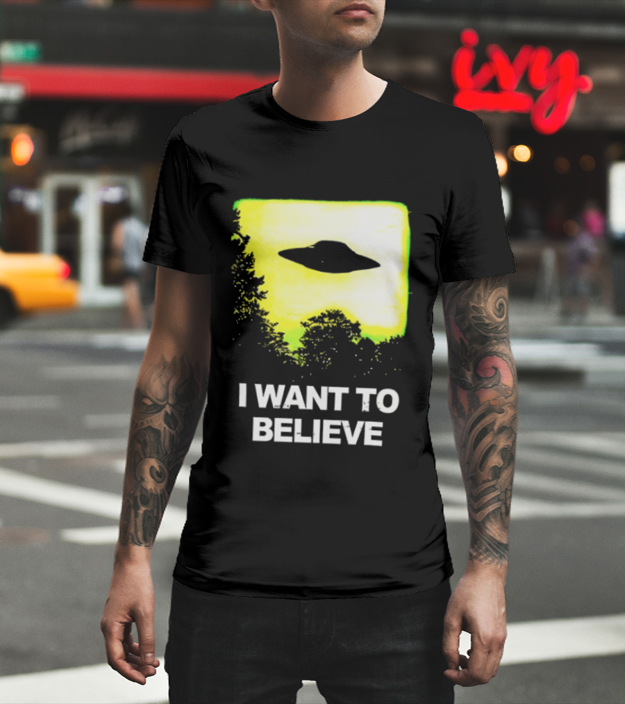 Alien I Want To Believe UFO Silhouette Paranormal Activity The Truth Is Out There T-Shirt