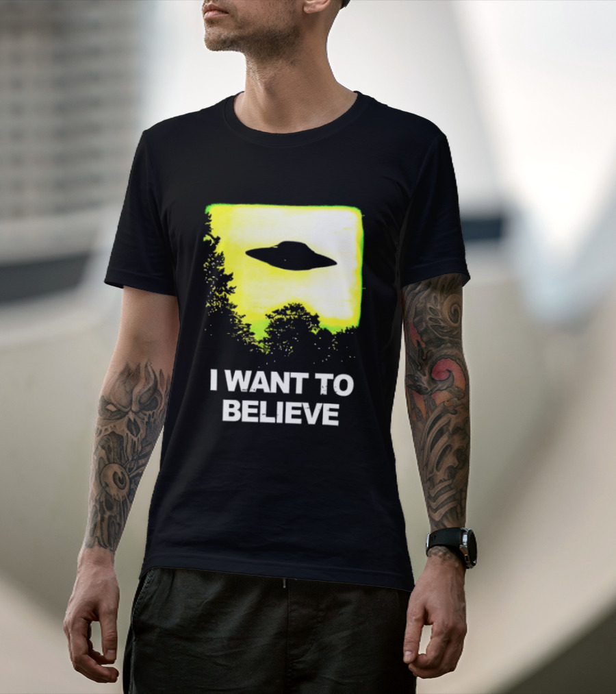 Alien I Want To Believe UFO Silhouette Paranormal Activity The Truth Is Out There T-Shirt