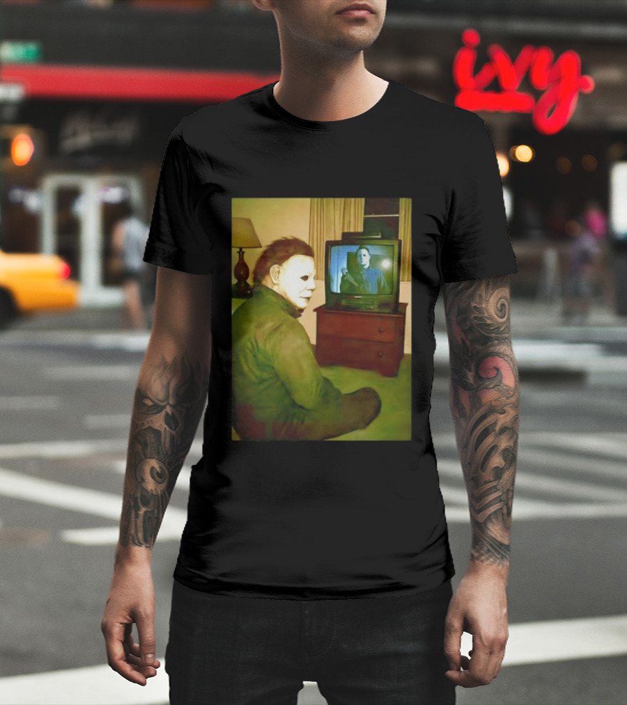 Michael Myers Ing Himself On TV Halloween Scene T-Shirt