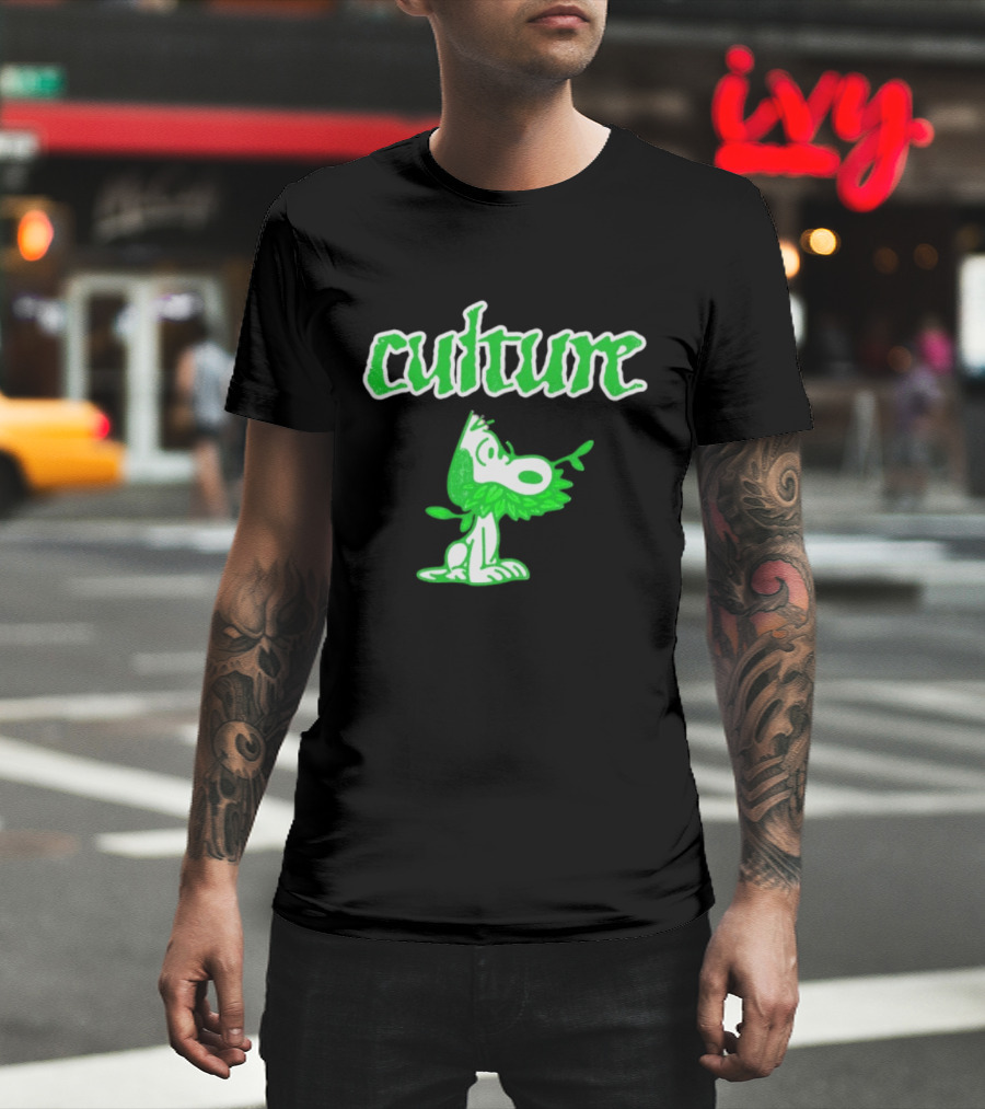 Culture Snoopy Peanuts Dog Leaf Crown T-Shirt