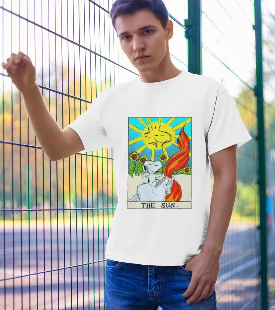 Snoopy The Sun Tarot Card Peanuts Charlie Brown Tarot T-Shirt