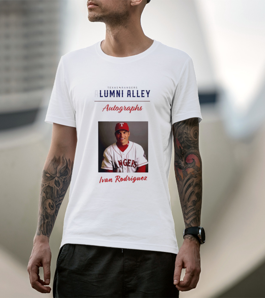 Texas Rangers Alumni Alley Ivan Rodriguez Autographs T-Shirt