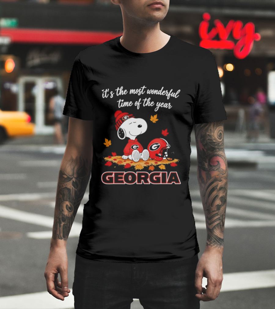 Georgia Bulldogs Snoopy It's The Most Wonderful Time Of The Year Autumn Leaves 2026 T-Shirt