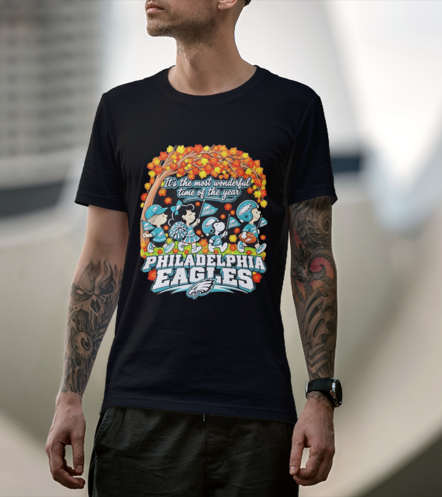 Philadelphia Eagles Peanuts Characters Autumn It's The Most Wonderful Time Of The Year T-Shirt