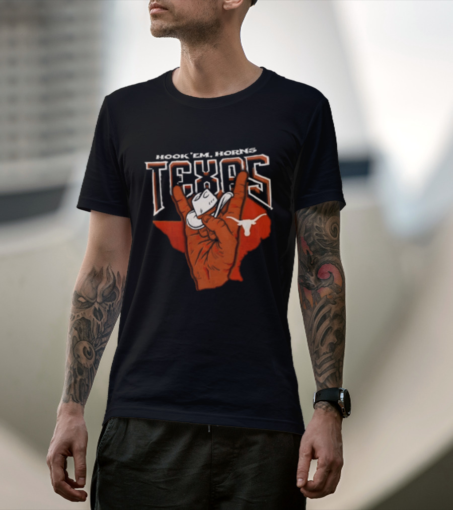 Hook 'em Texas Longhorns Hand Sign With Cowboy Hat And Longhorn T-Shirt