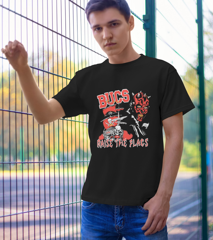 Bucs Darth Maul Raise The Flags Tampa Bay Buccaneers Star Wars T-Shirt