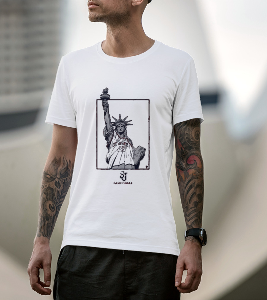 St John's Basketball New York's Team Statue Of Liberty SI Image T-Shirt
