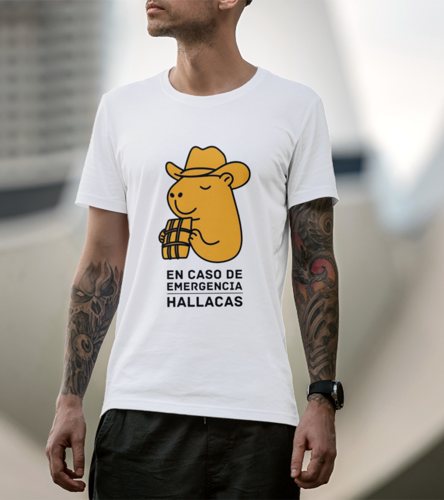 En Caso De Emergencia Hallacas Capybara Cowboy Hat T-Shirt