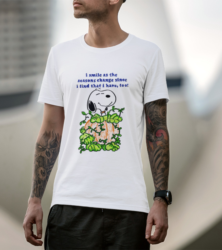 I Smile As The Seasons Change I Find That I Have Too Snoopy Pumpkin T-Shirt