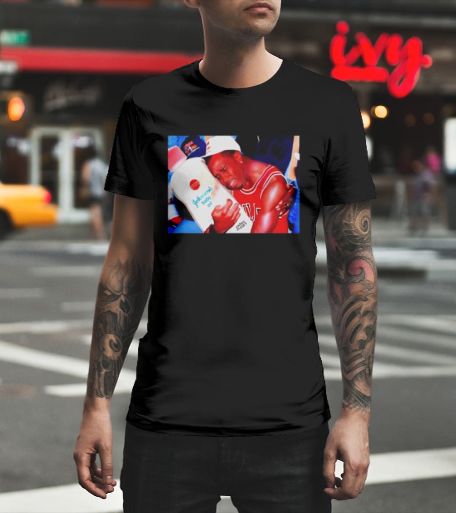 Sean Diddy Combs Johnson's Baby Oil Chicago Bulls Hugging Moment T-Shirt