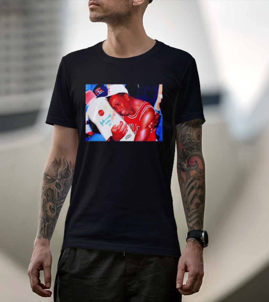 Sean Diddy Combs Johnson's Baby Oil Chicago Bulls Hugging Moment T-Shirt