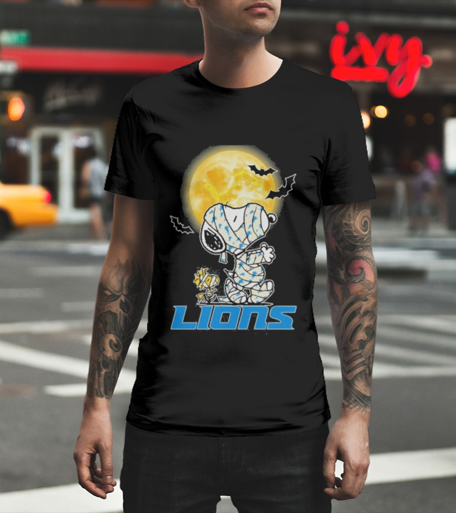 Detroit Lions Snoopy Halloween 2026 Full Moon Bat Holiday T-Shirt