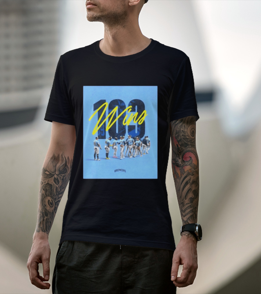 Milwaukee Brewers 103 Wins Celebration Team Huddle T-Shirt