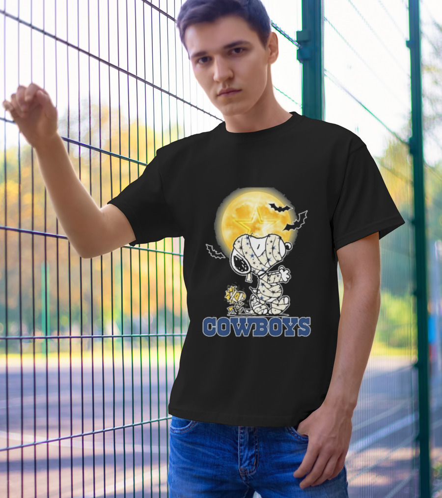 Dallas Cowboys Snoopy Halloween 2026 Full Moon Bat Scene T-Shirt