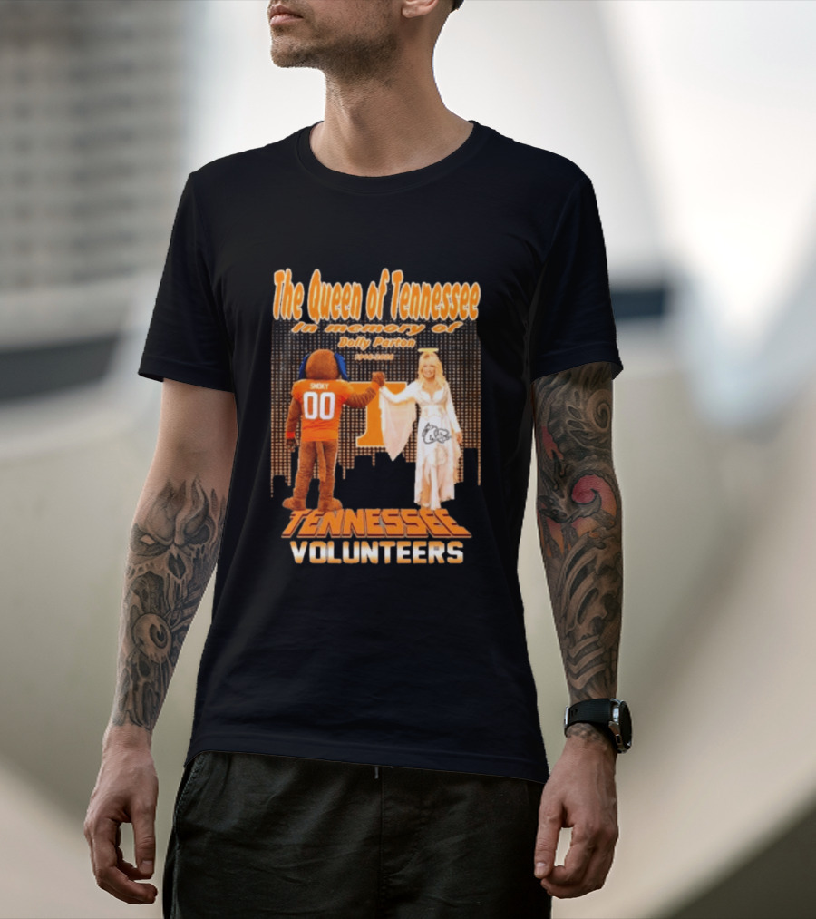 The Queen Of Tennessee In Memory Of Dolly Parton Smoky Tennessee Volunteers 1946 2026 T-Shirt