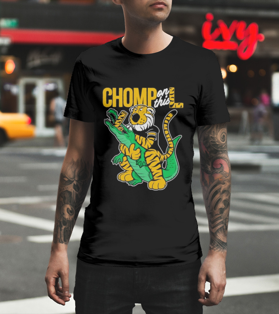 Missouri Chomp On This L Tiger And Alligator Face Off T-Shirt