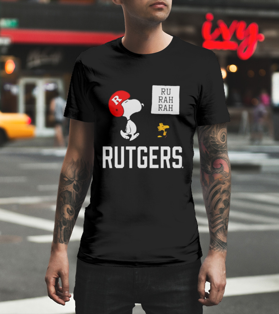 Snoopy Woodstock Rutgers Scarlet Knights Football Helmet R T-Shirt
