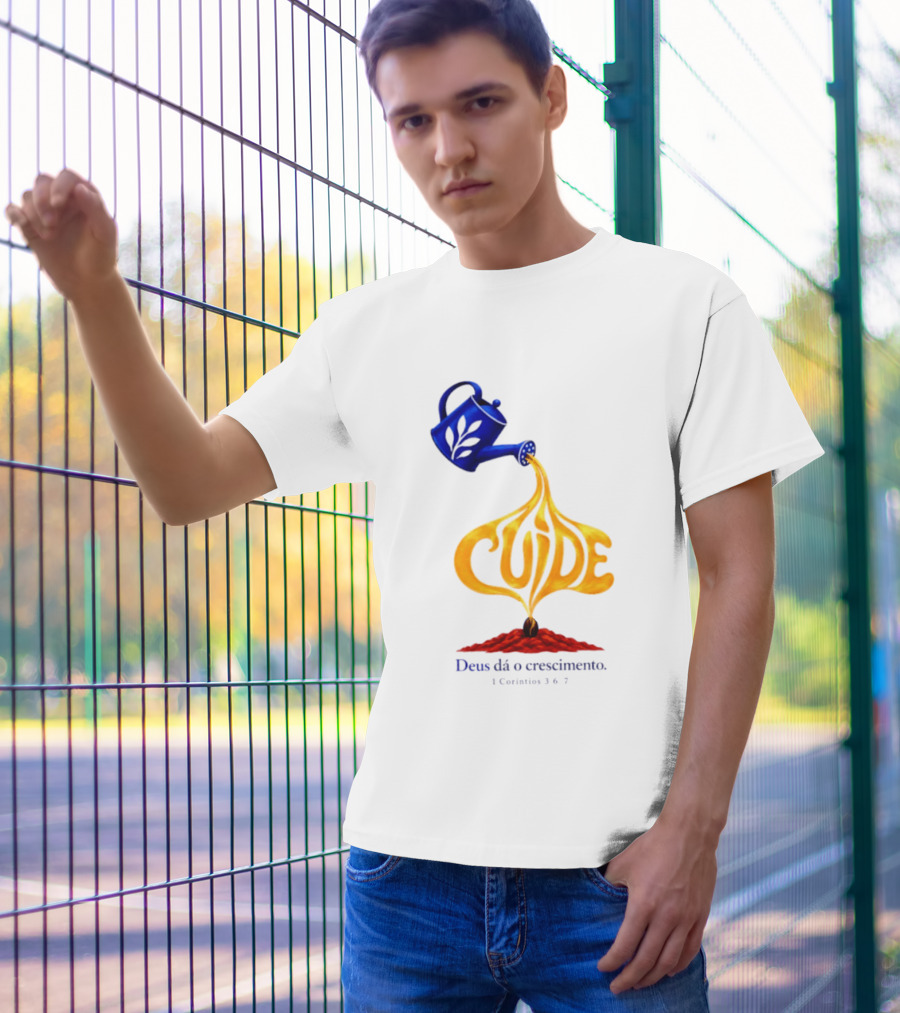 Cuide Deus Dá O Crescimento 1 Coríntios 3 6 7 Watering Can T-Shirt