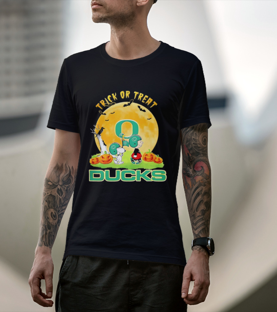 Oregon Ducks Peanuts Trick Or Treat Halloween 2026 T-Shirt