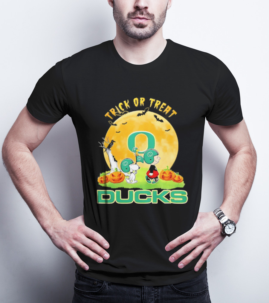 Oregon Ducks Peanuts Trick Or Treat Halloween 2026 T-Shirt