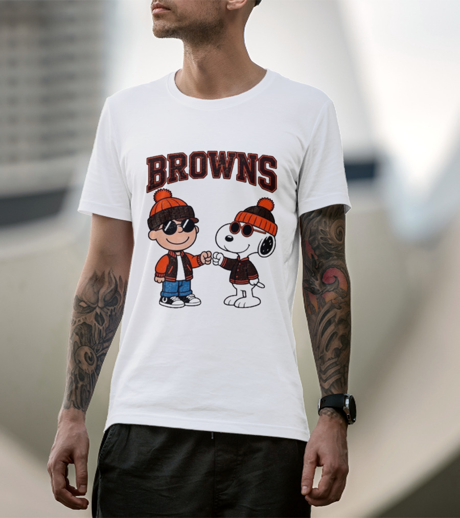 Browns Charlie Brown Snoopy NFL Football Team T-Shirt