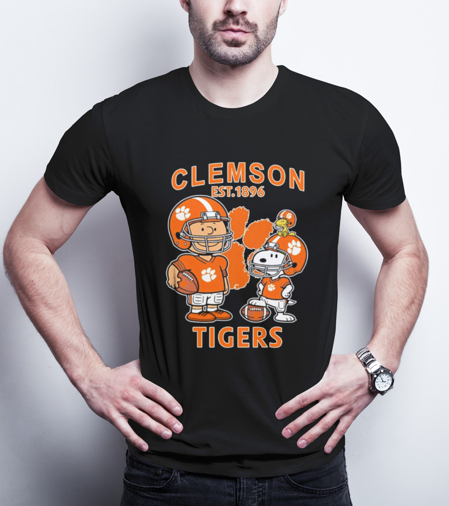 Clemson Tigers Est 1896 Snoopy Charlie Brown Football Peanuts Cartoon T-Shirt